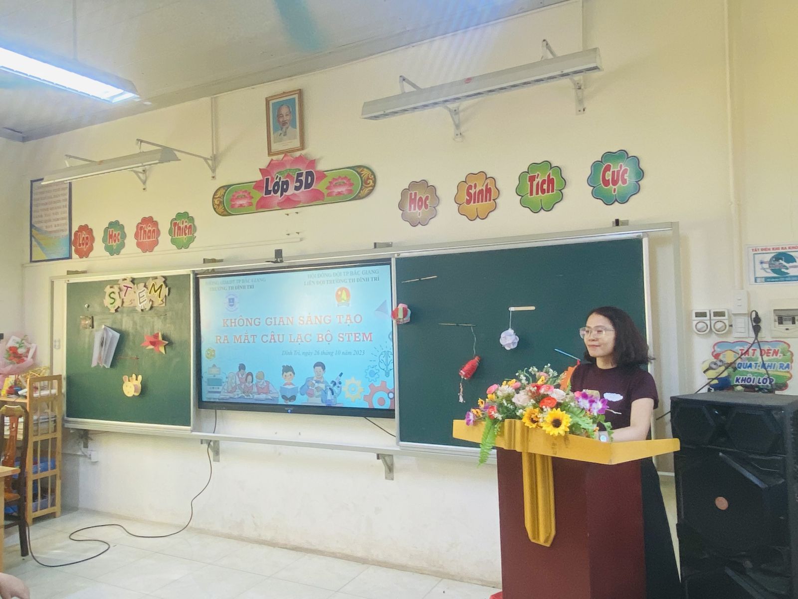 Liên đội Trường Tiểu học Dĩnh Trì tổ chức ra mắt CLB STEM năm học 2023-2024 | Tin tức - Sự kiện